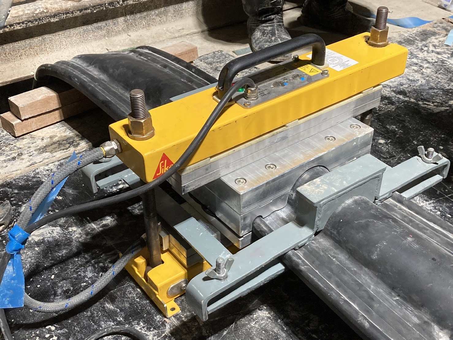 งานเชื่อม Omega Joint อุโมงค์รถไฟ้า MRT - planbmultitech